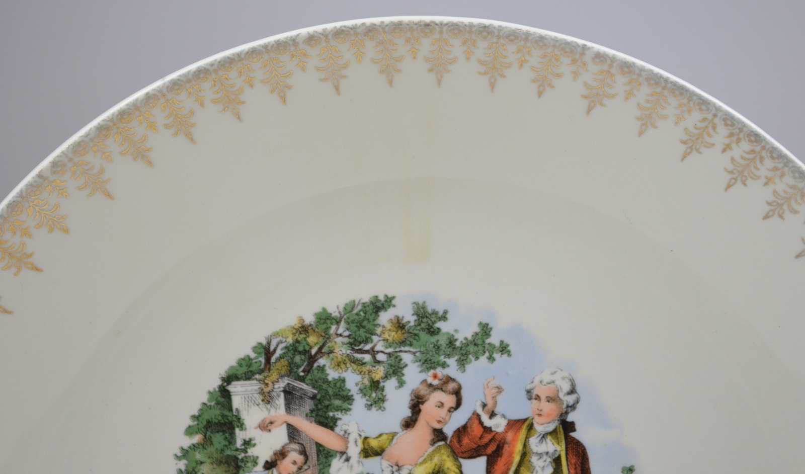 Homer Laughlin Rhythm Pattern Colonial Luncheon Plate - 9.25" Wide